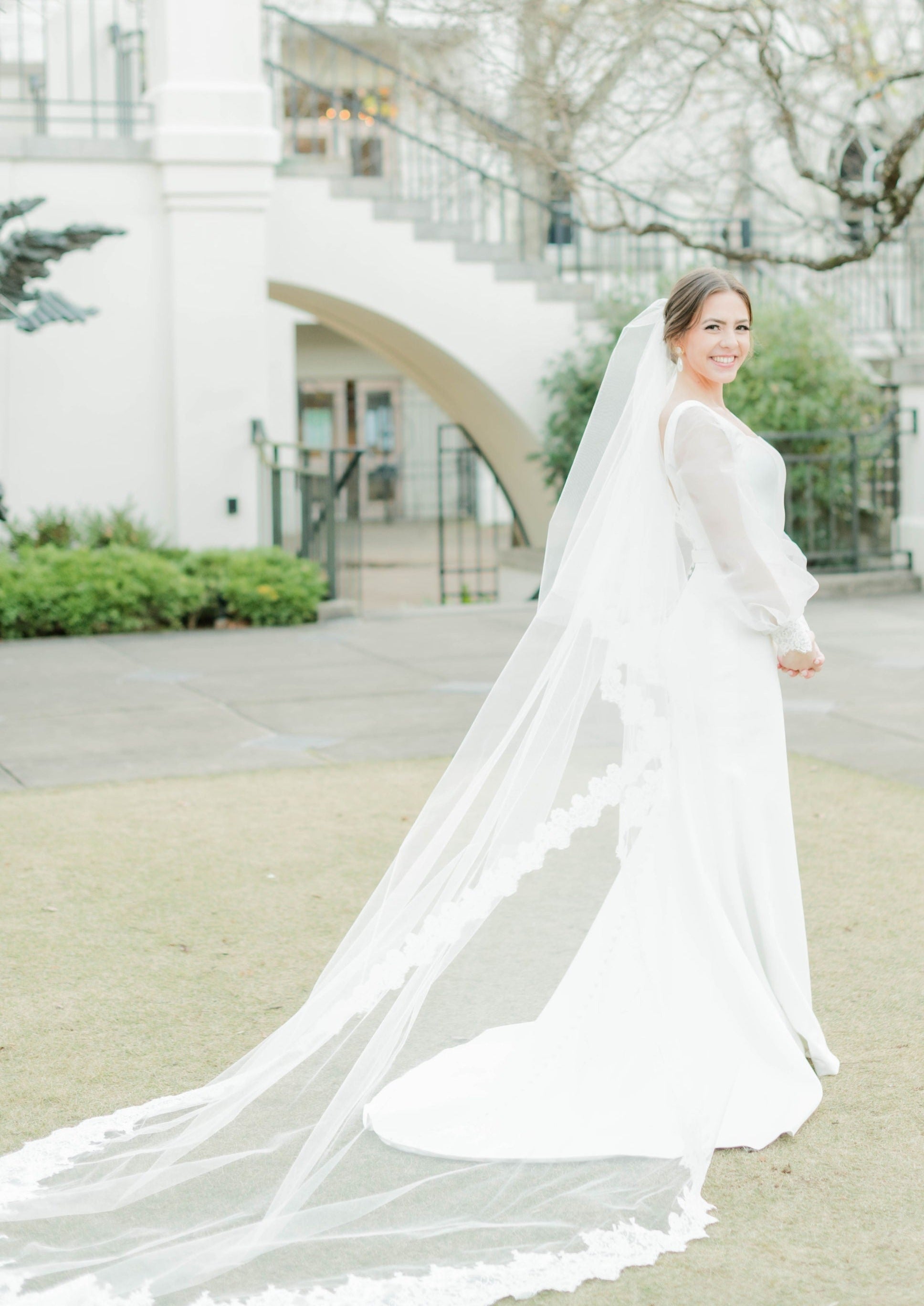 Elizabeth | Lace Long Veil – Sissily Designs