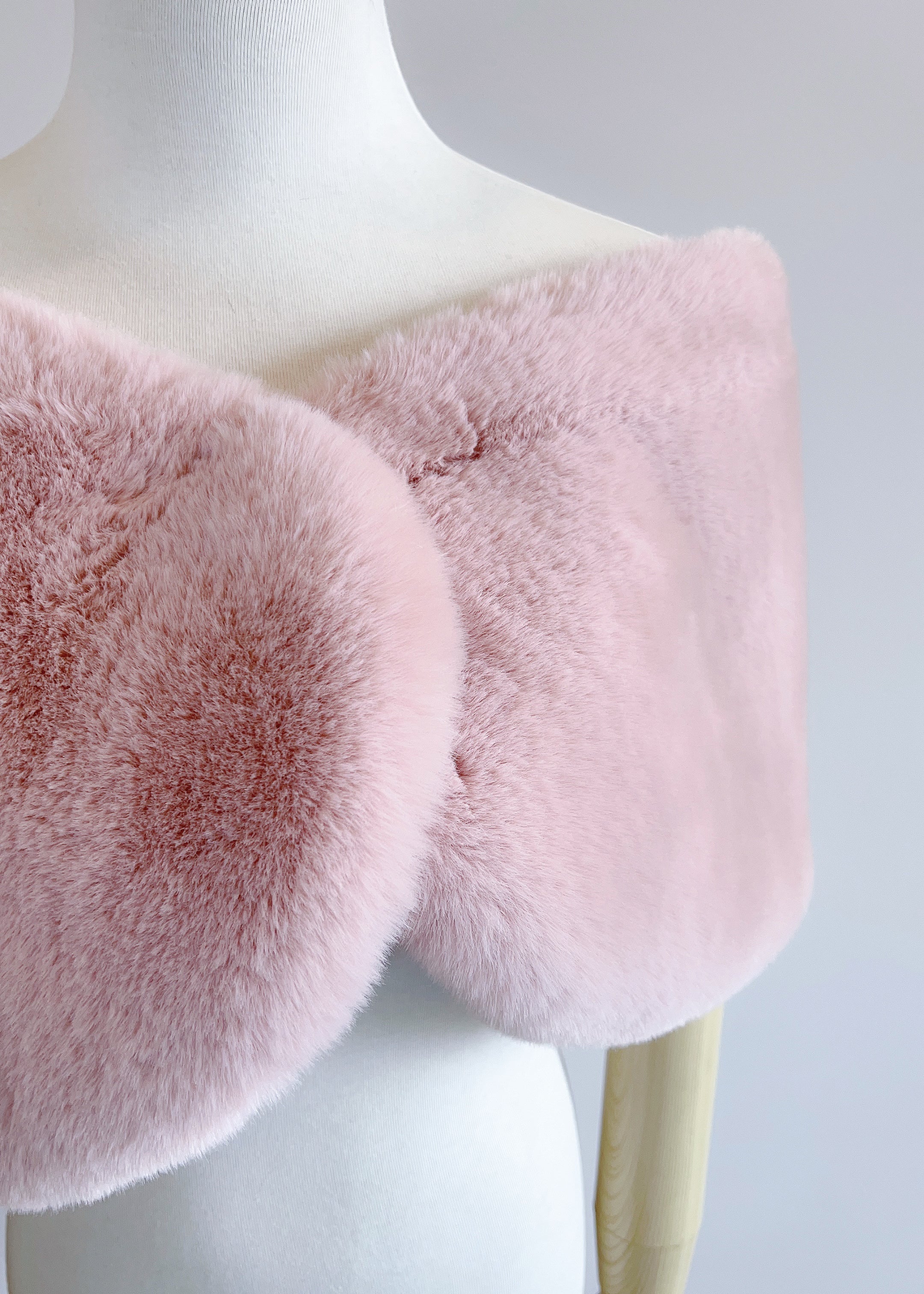 Pink Fur Wrap (Serena Pin05) – Sissily Designs