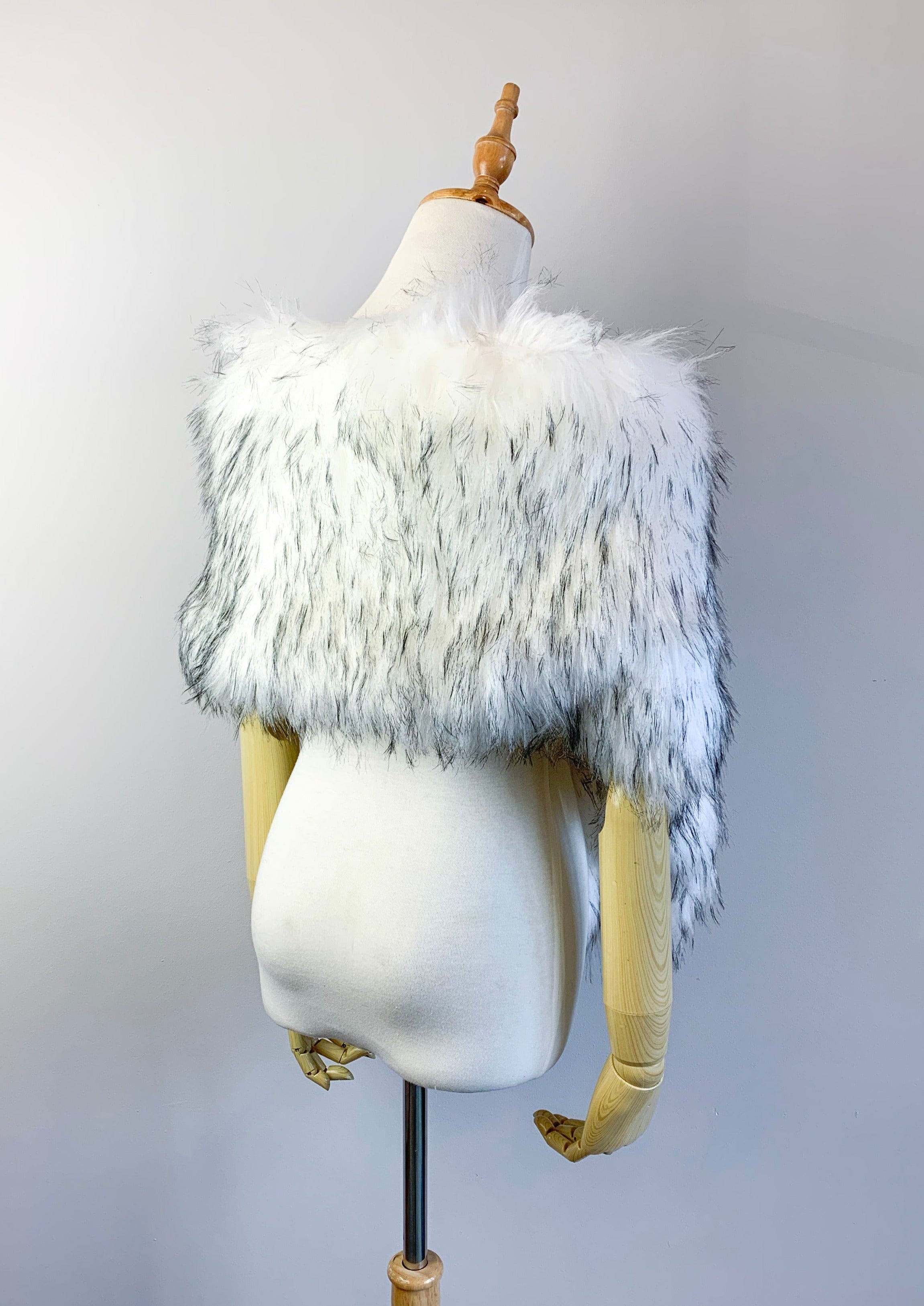 White with Black Fur Shawl (Lilian Wht02) – Sissily Designs