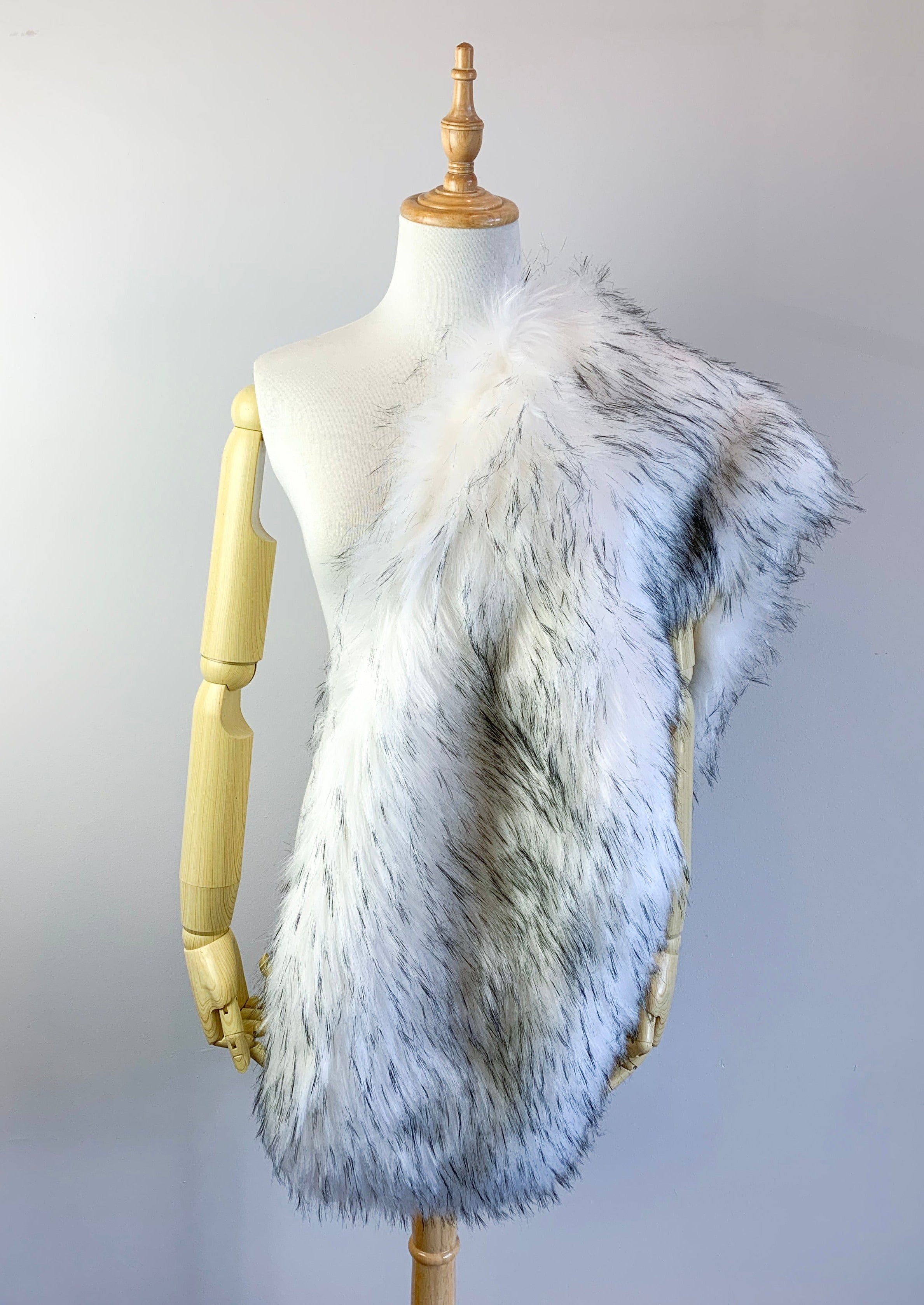 White with Black Fur Shawl (Lilian Wht02) – Sissily Designs