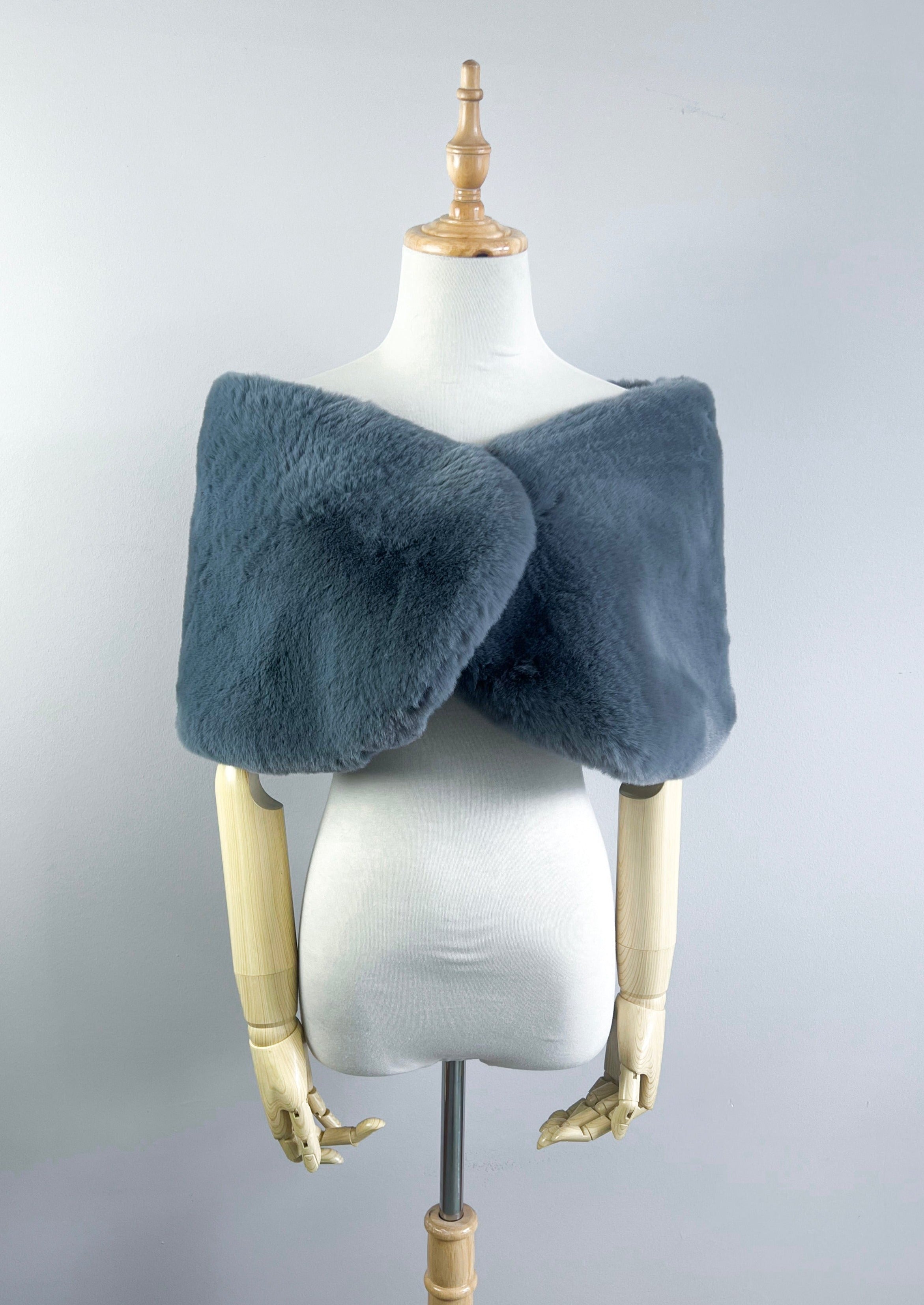 Grey Fur Wrap (Serena Gry05) – Sissily Designs