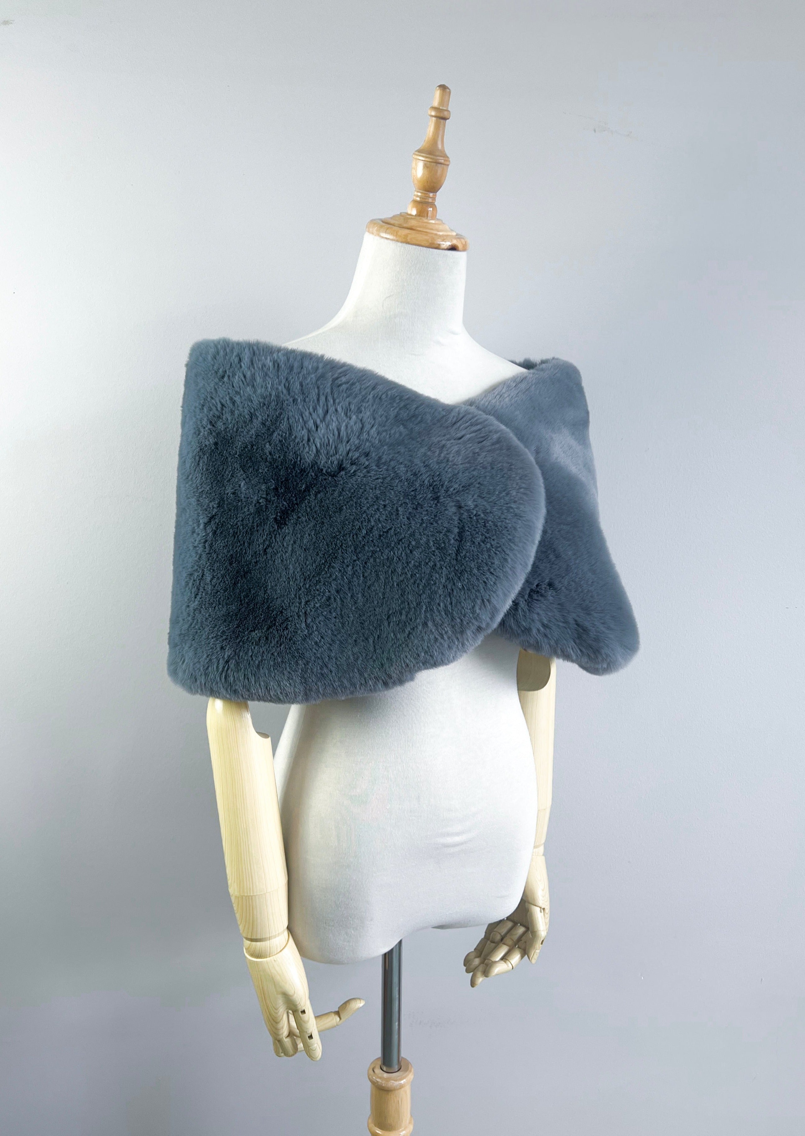 Grey Fur Wrap (Serena Gry05) – Sissily Designs