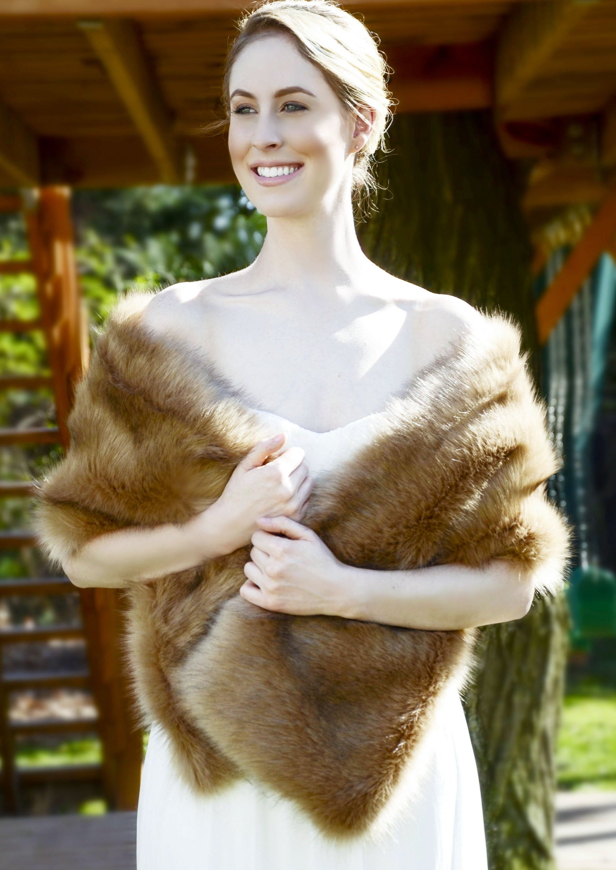 Brown Fur Shawl (Lilian LBrw03) – Sissily Designs