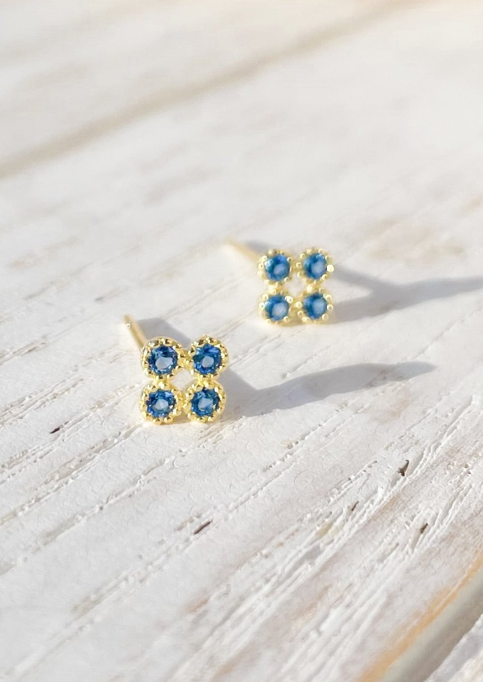 ORY | GOLD STUD EARRINGS – Sissily Designs