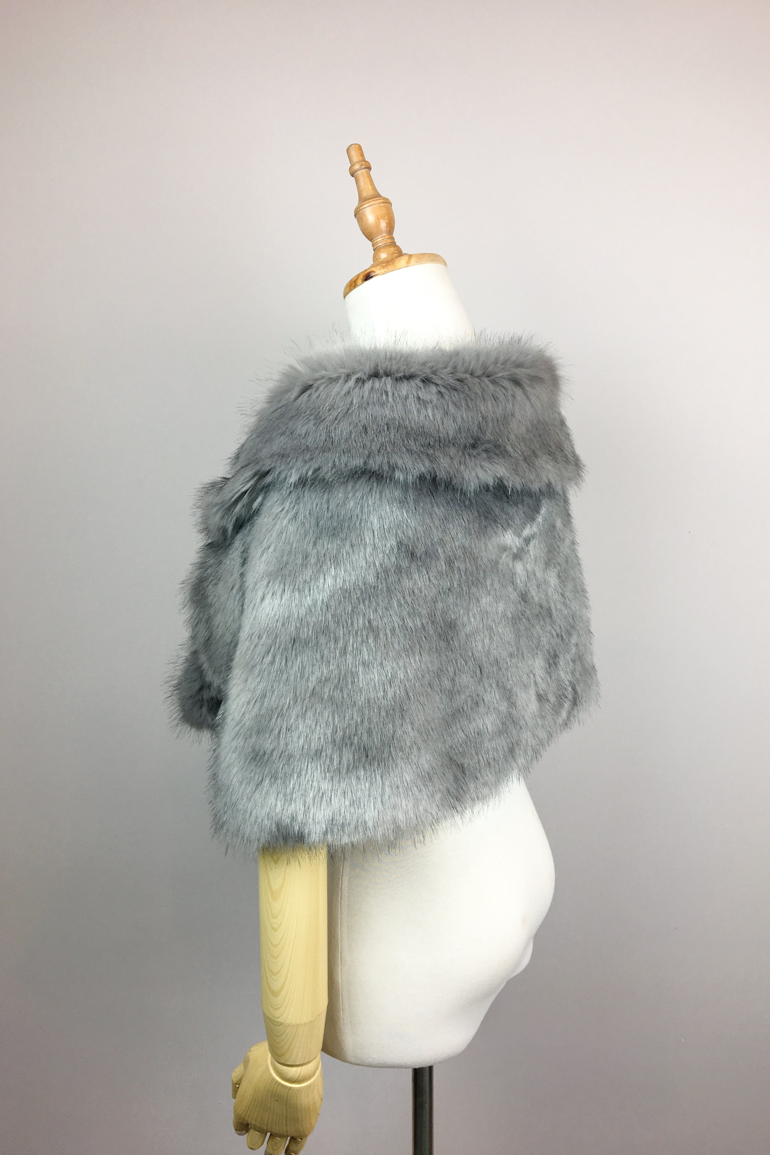 Gray Fur Wrap (Blair Gry04) – Sissily Designs