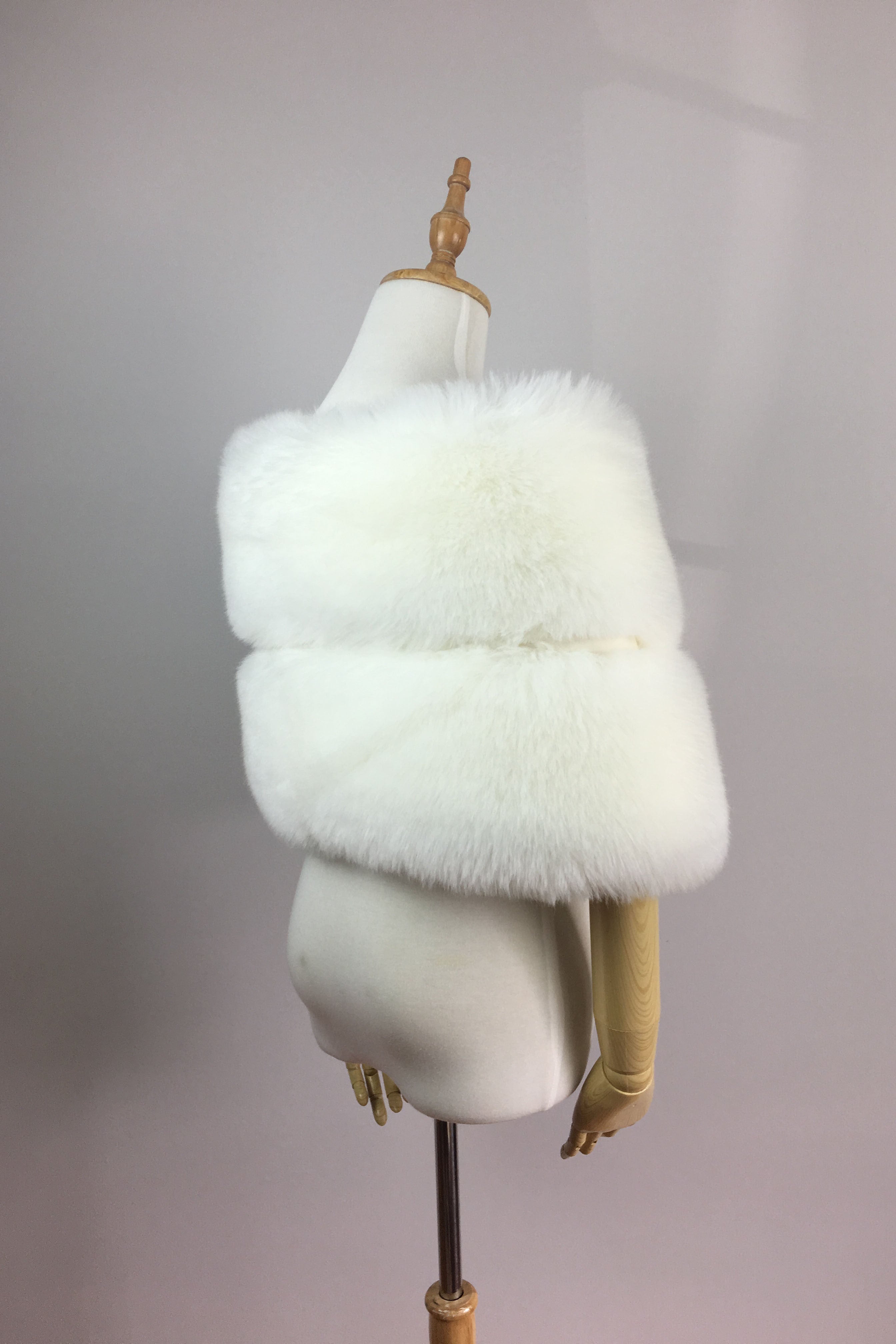 Ivory White Fur Wrap (Penelope Wht01) – Sissily Designs