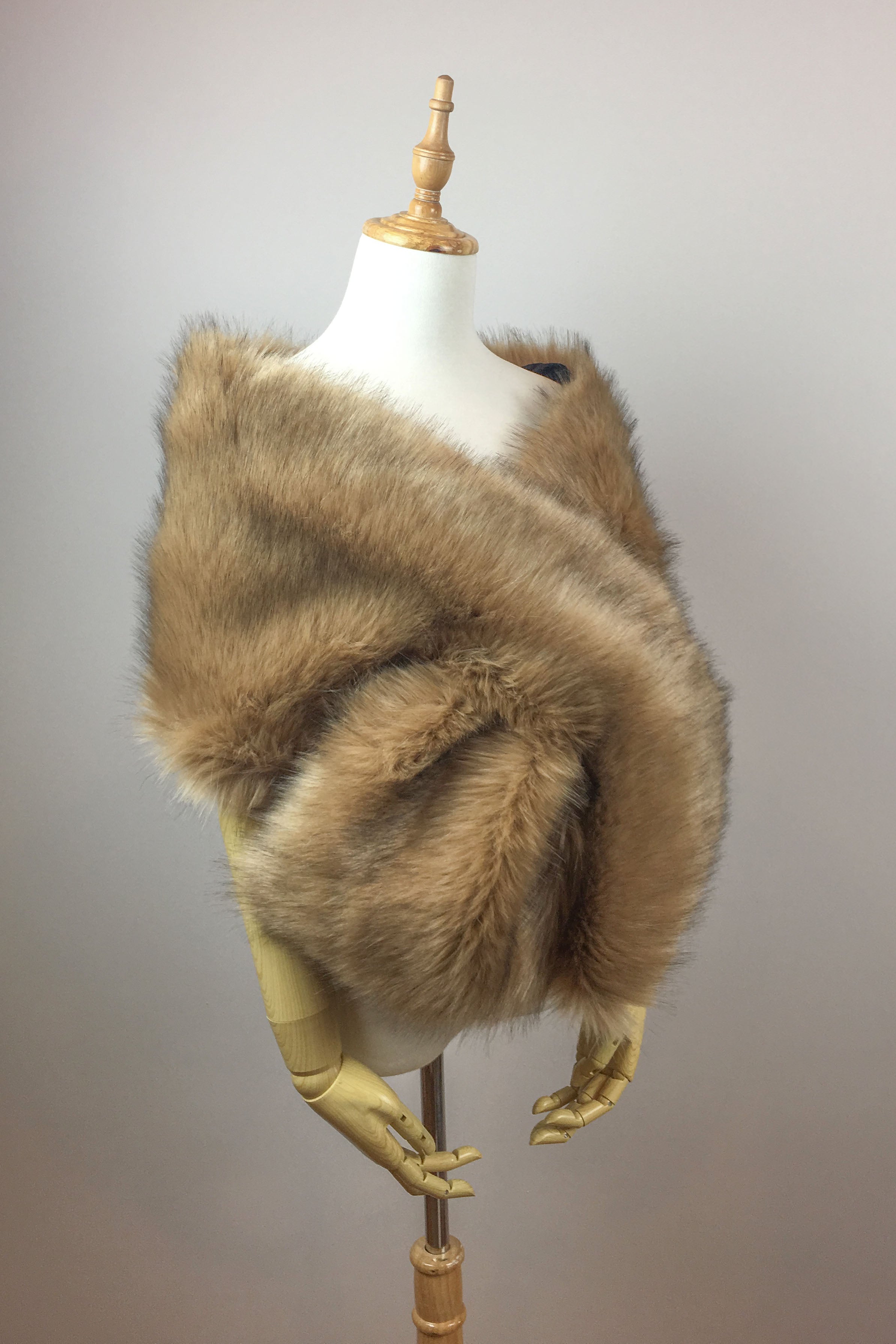 Brown Fur Shawl (Lilian LBrw03) – Sissily Designs